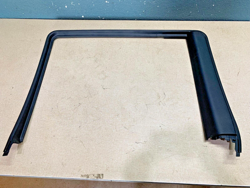 2005 06 07 08 09 LAND ROVER LR3 RIGHT REAR DOOR WINDOW INTERIOR TRIM ...