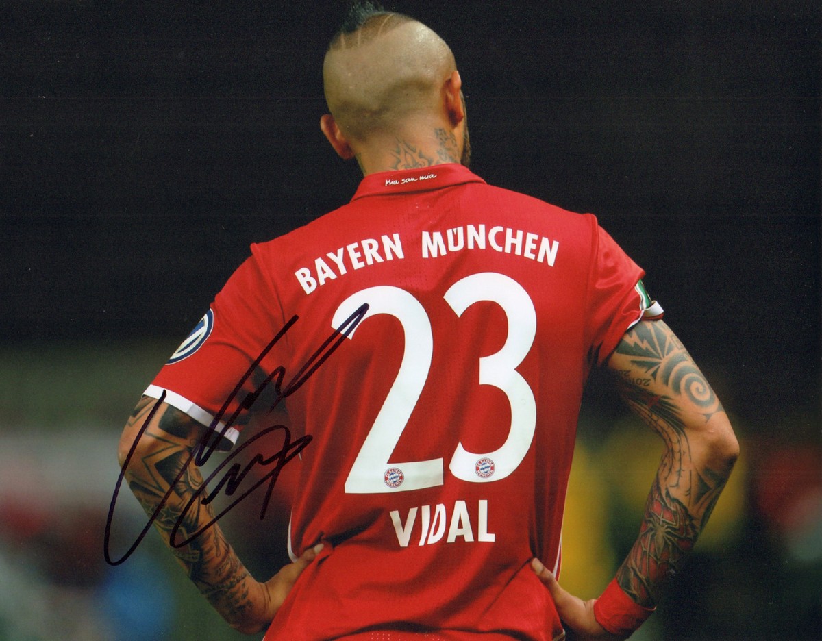 Arturo Vidal Back Tattoos 13,805 Round Tattoos Stock Photos, High Res