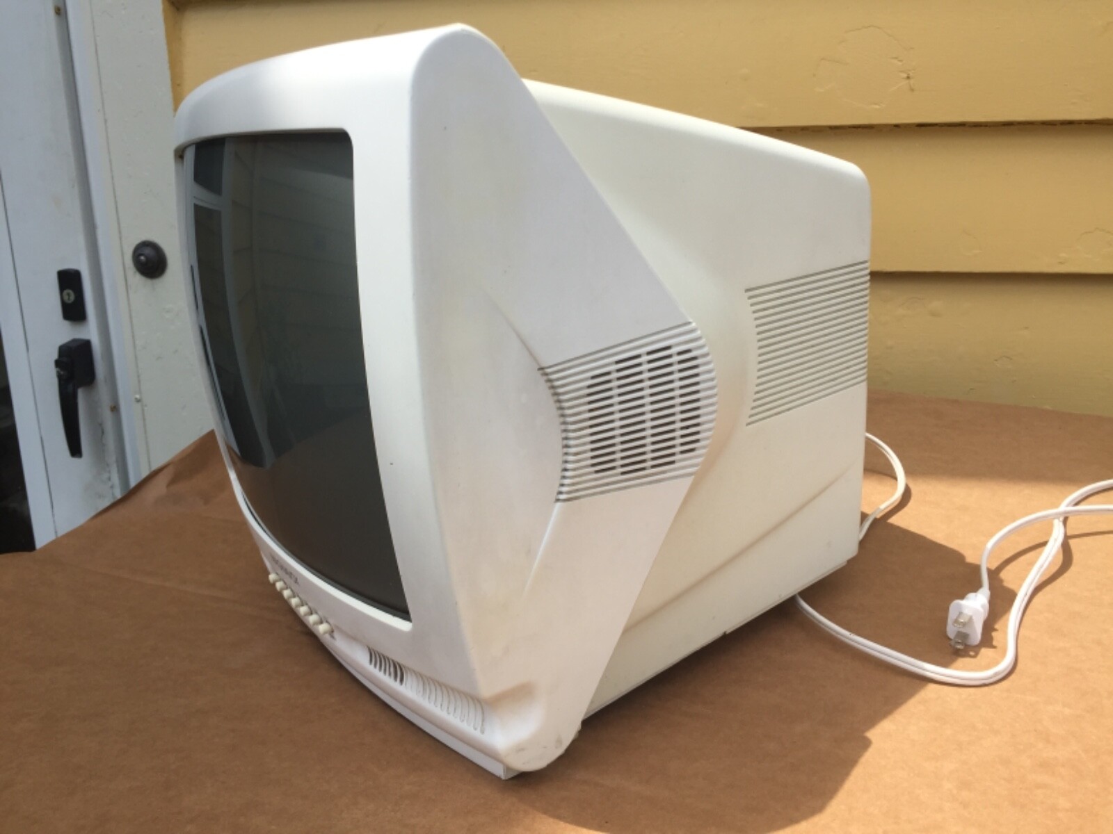 vintage retro magnavox TV gaming television tube white cabinet 1996 CRT ...