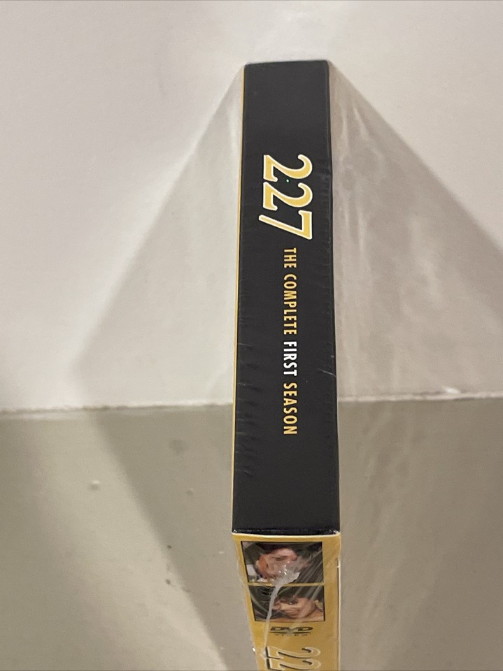 227 - The Complete First Season (DVD, 2004, 3-Disc Set) Sealed ...