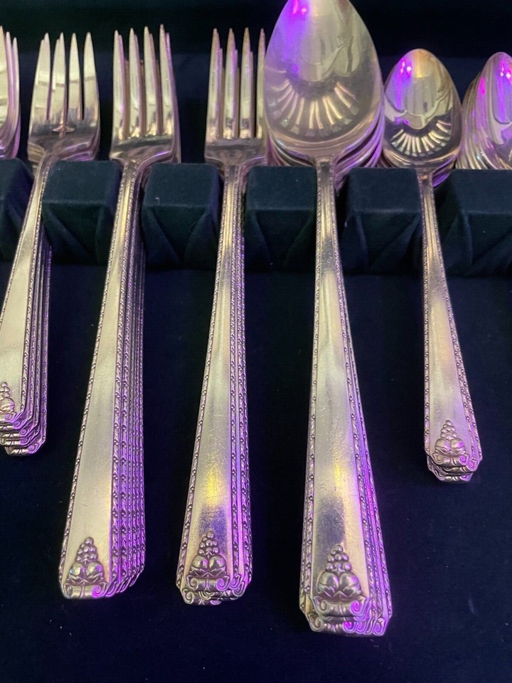 oneida prestige bordeaux pattern retired in 1945 - 12 place settings + more | eBay