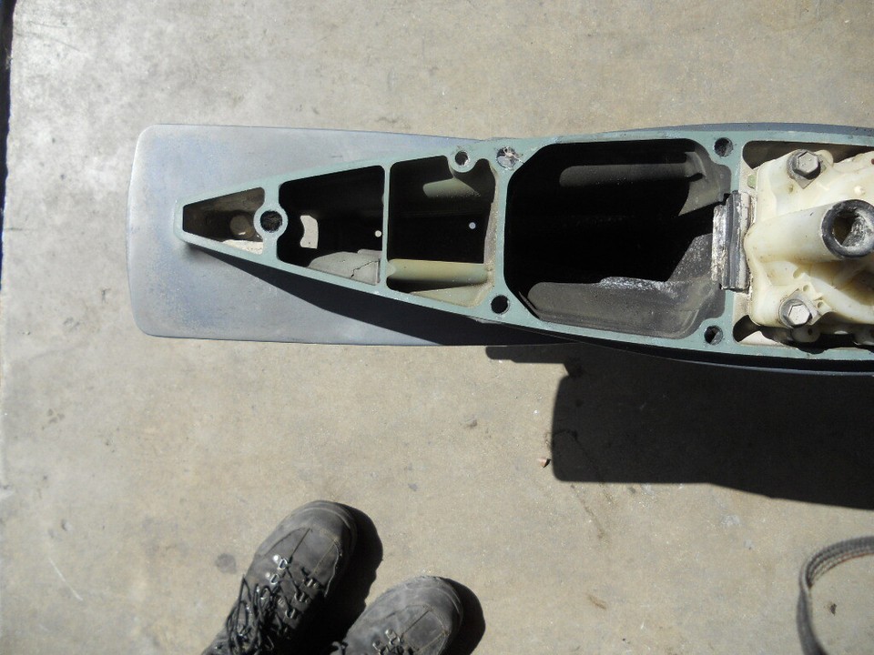 Yamaha F 150 HP 4 stroke Lower Unit 20" Right hand 63P-45300-01-8D ...