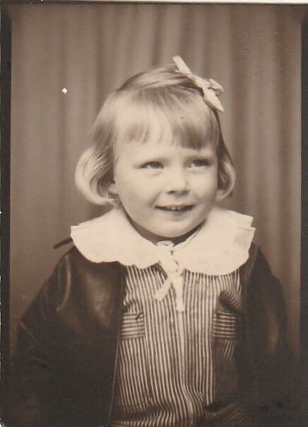 VINTAGE PHOTO BOOTH - ADORABLE LITTLE BLONDE GIRL, BOW, BANGS | eBay
