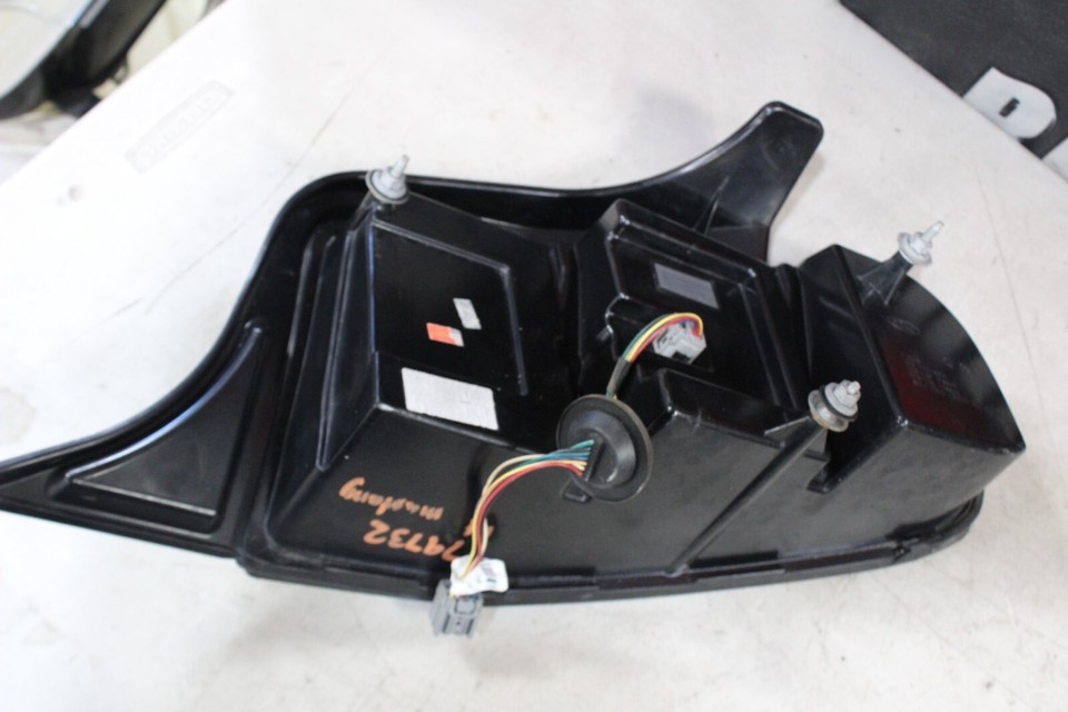 2013-2014 FORD MUSTANG LH DRIVER SIDE TAILLIGHT #079732-18D | eBay