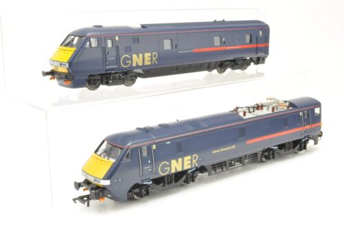 Hornby OO Gauge GNER Class 91 '91117 with Rake of 5 Mk4 Coaches & DVT ...