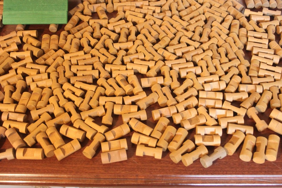 Tumble Tree HUGE Lot 485 Pieces Vintage Roofs Chimneys Lincoln Logs ...