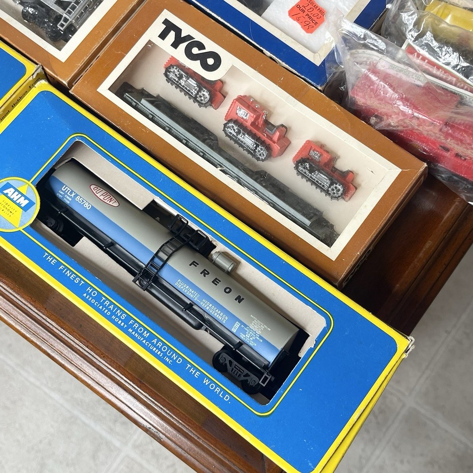 Vintage Lot OF 10 HO TYCO AHM SHELL & Miscellaneous Scale Train Freight ...