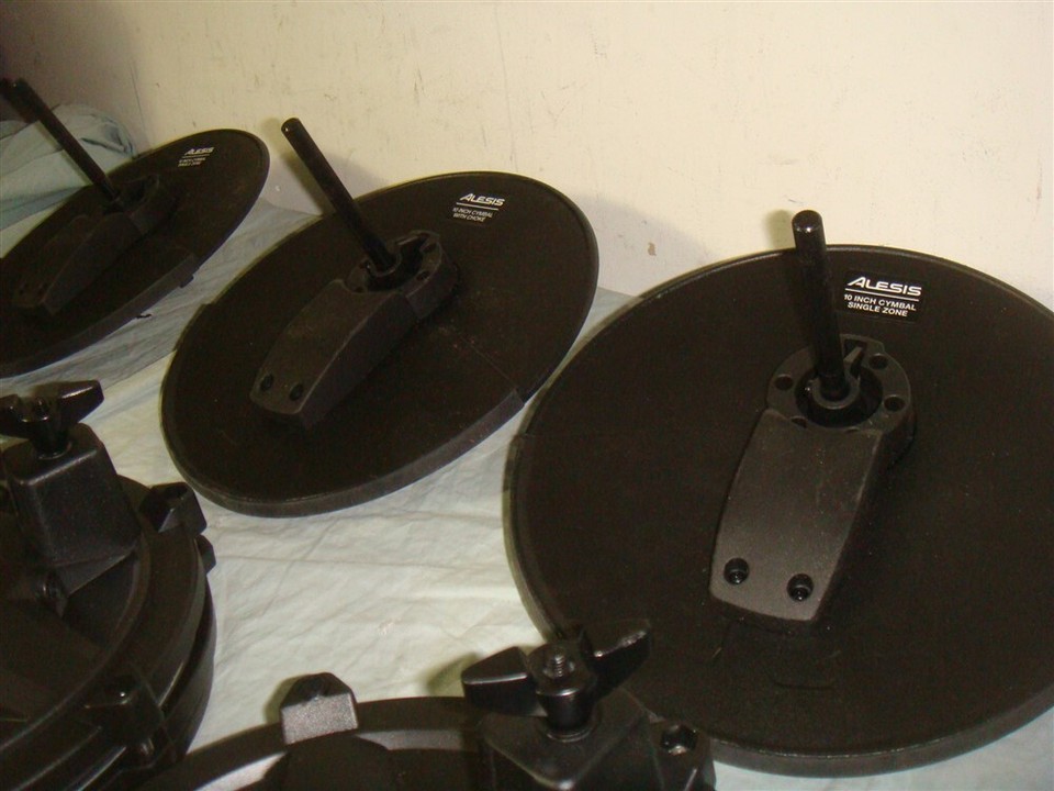 ALESIS NITRO MESH ELECTRONIC DRUM KIT WITH DM7X BRAIN/MODULE -READ! | eBay