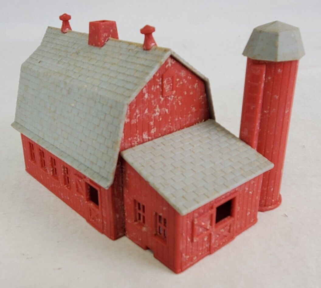 Built Plasticville HO Scale Barn With Silo Model Kit 5 5/8" Long Very ...