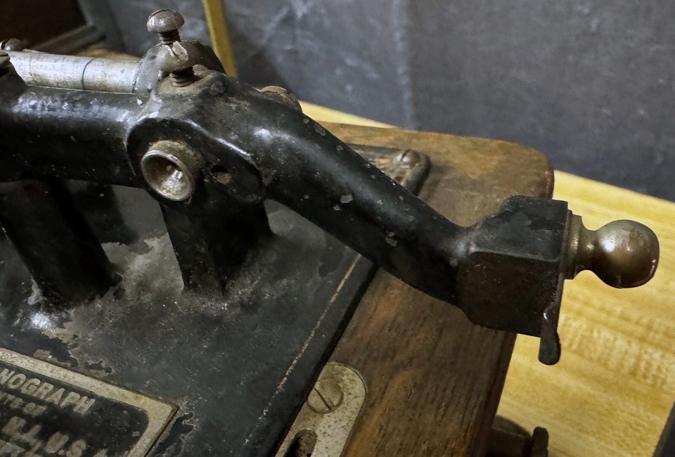 Antique Edison Standard Model B Cylinder Phonograph – 1911 – Blue ...