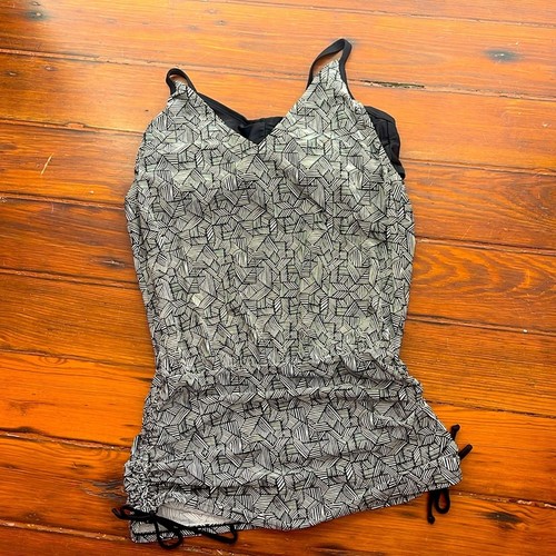 Athleta Laguna side scrunch underwire longline swim suit tankini top sz ...