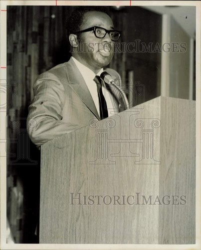1970 Press Photo Richard Hatcher, Mayor of Gary, Indiana, makes speech ...