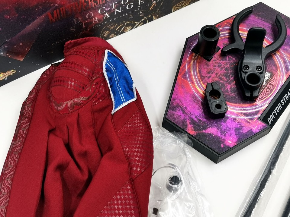 1/6 Cape Stand Figure Hottoys Doctor Strange In The Multiverse Of ...