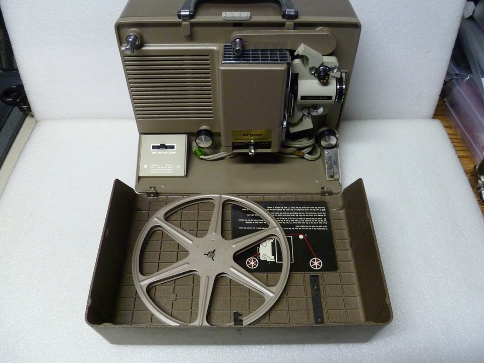 VINTAGE ARGUS SHOWMASTER 500-AZ MOVIE PROJECTOR | eBay