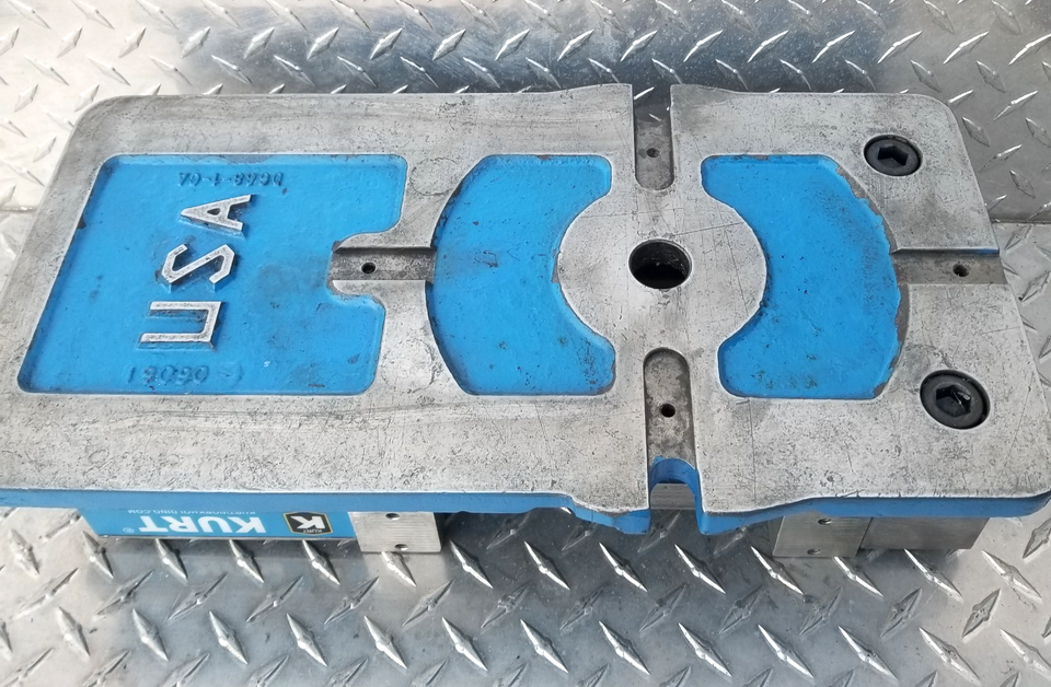 Kurt D688 Angle lock Milling Vise 6" w/ Soft Jaws, Wide Jaws and Speed ...