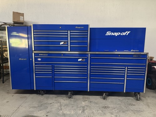 Snap-on XXL tool box with side locker, top box , and hitch. Super clean ...