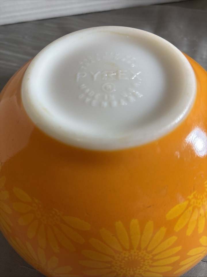 Vintage Pyrex Daisy Pattern Cinderella Bowl, Sometimes Referred To As ...