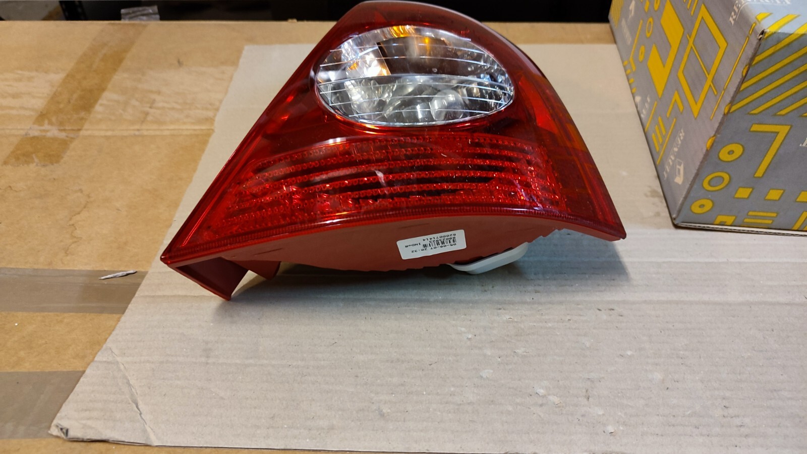 Renault CLIO 2006 Hatch Rear Right Side Brake Light Lamp OEM 8200071414 ...