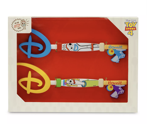 Disney Toy Story 4 Forky and Karen Beverly Collectible Key Set New with ...