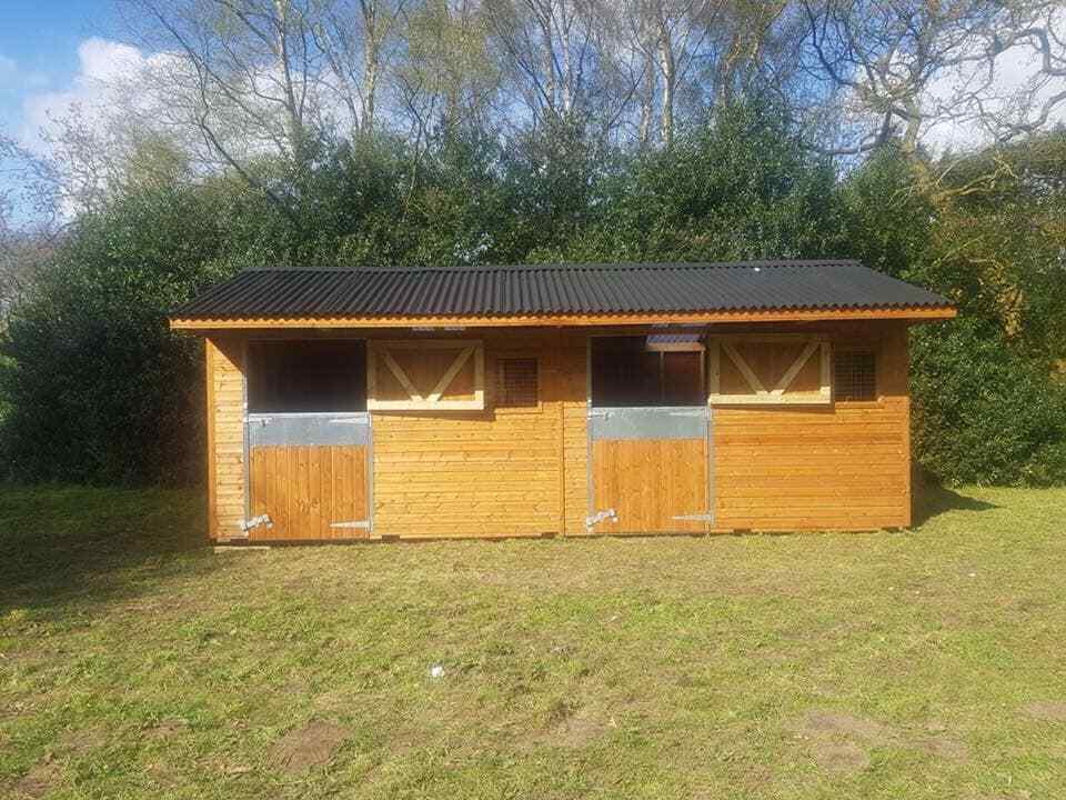 STABLES FOR SALE -Double Stable in Cheshire - 4 x 2 FRAMEWORK | eBay UK