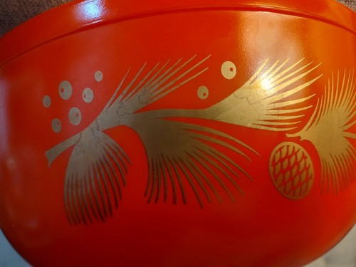 Vtg PYREX 1960 Golden Leaf Casserole Red Gold Holly Leaves 404 Bowl w ...