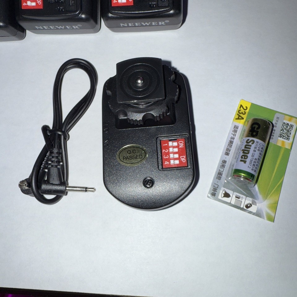 Remote Speedlite Flash Trigger Universal for DSLR + 3 Remote Triggers ...