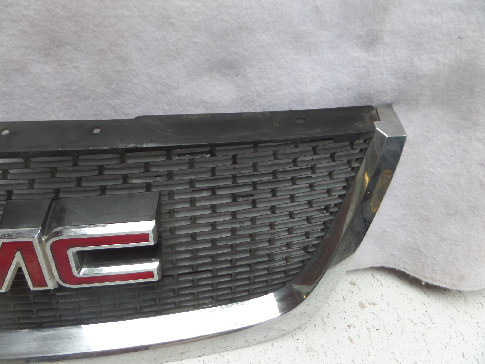 07 08 09 10 11 12 GMC Acadia Front Grill Grille With Emblem Silver 2007 ...