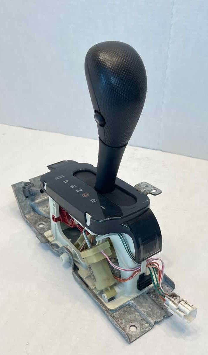 2002 JEEP LIBERTY AUTOMATIC TRANSMISSUION SHIFTER ASSEMBLY P/N ...