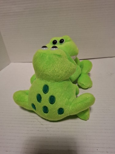 Pair of Kissing Frogs Sound Effects Smooching Pull String Stuffed Plush ...