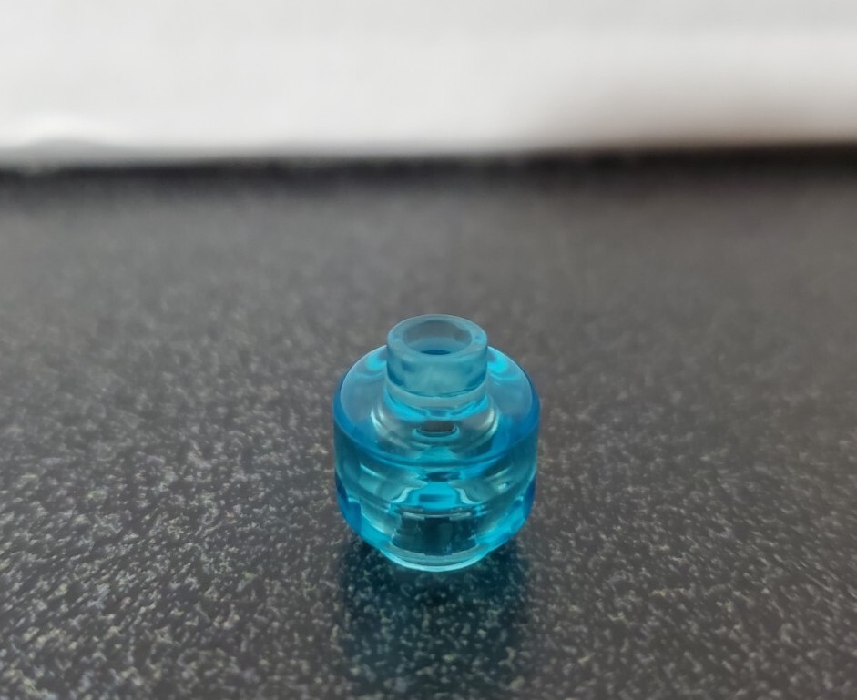 NEW Lego TRANS LIGHT BLUE MINIFIG HEAD - Plain Blue Clear/Translucent ...