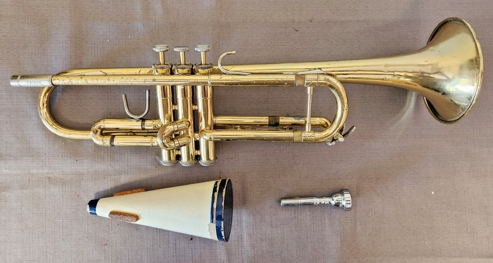 BACH Trumpet TR300 Student Model with Mouthpiece, Mute, Case | eBay