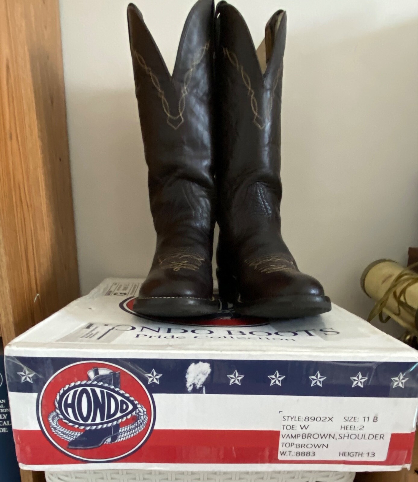 Mens Cowboy Boots size 11B without box - Gem