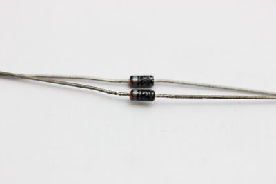 5 x BZX79C 12V DIODE ZENER NOS (ancien stock neuf) 5 pièces. CA49U400 ...