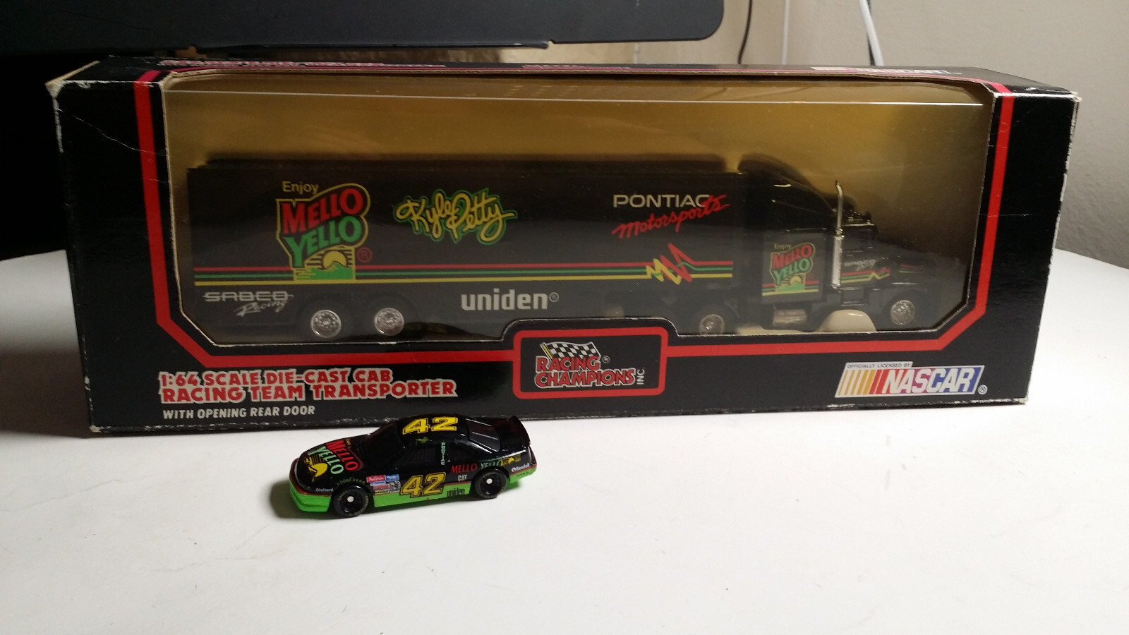 Vintage Racing Champions Kyle Petty Mello Yello 1:64 Team Transporter ...