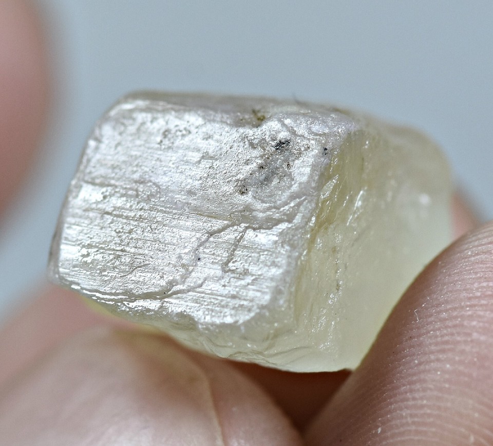 17 CT Rare Facet Grade Sharp S.W Fluorescent Apatite Crystal @ Kunar ...