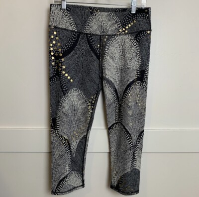 Fabletics Foiled Flurry Print Mid-Rise PowerHold® Capri | eBay