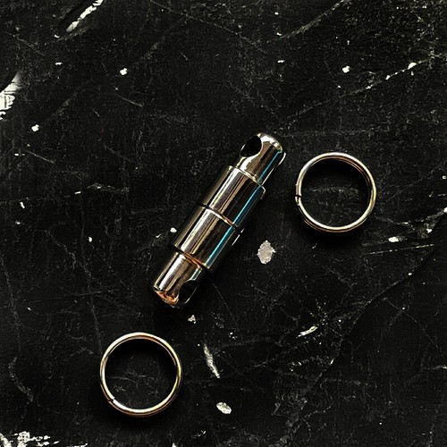 Titanium Alloy Magnet Quick Buckle Detach tool EDC Keychain Tools Key ...