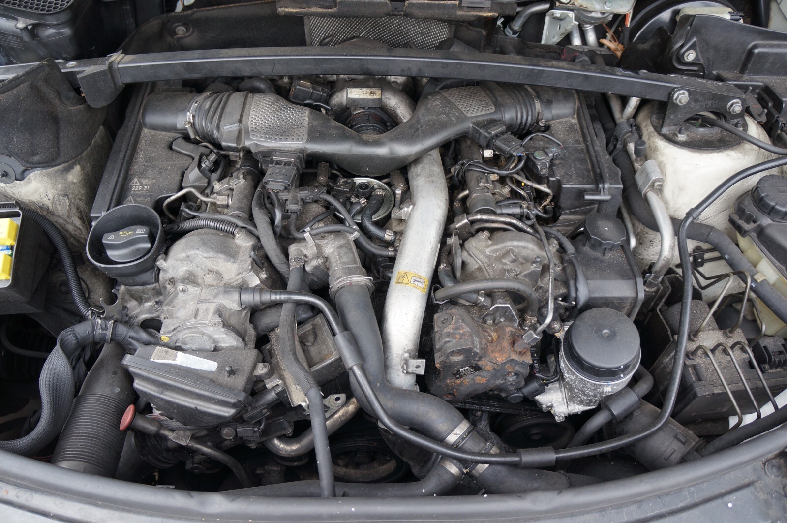 2007-2009 mercedes r320 gl320 engine breathing cover a6420100131 oem | eBay