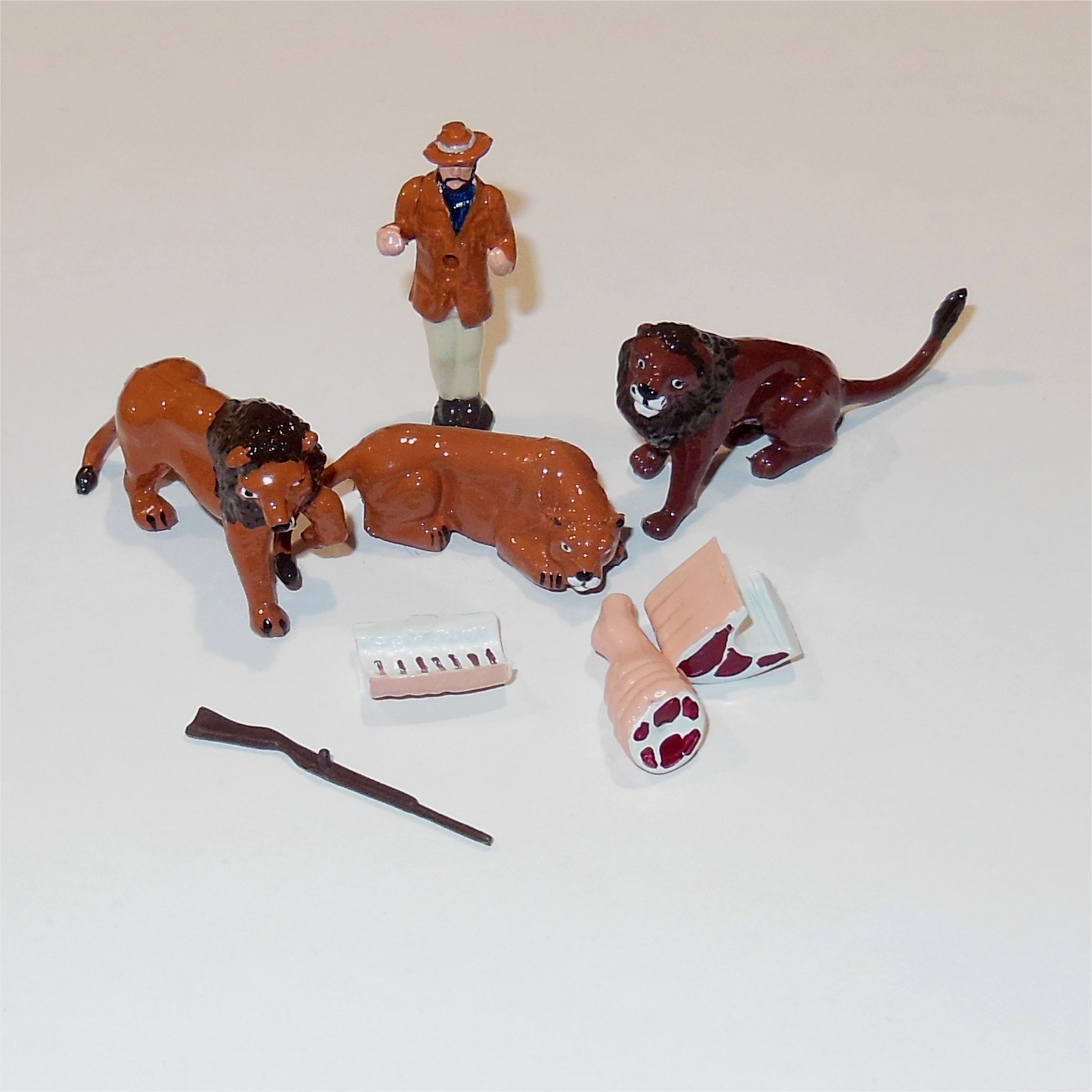 Corgi Toys Gift Set 8b Land Rover Lions of Longleat Lions Set of 8 ...