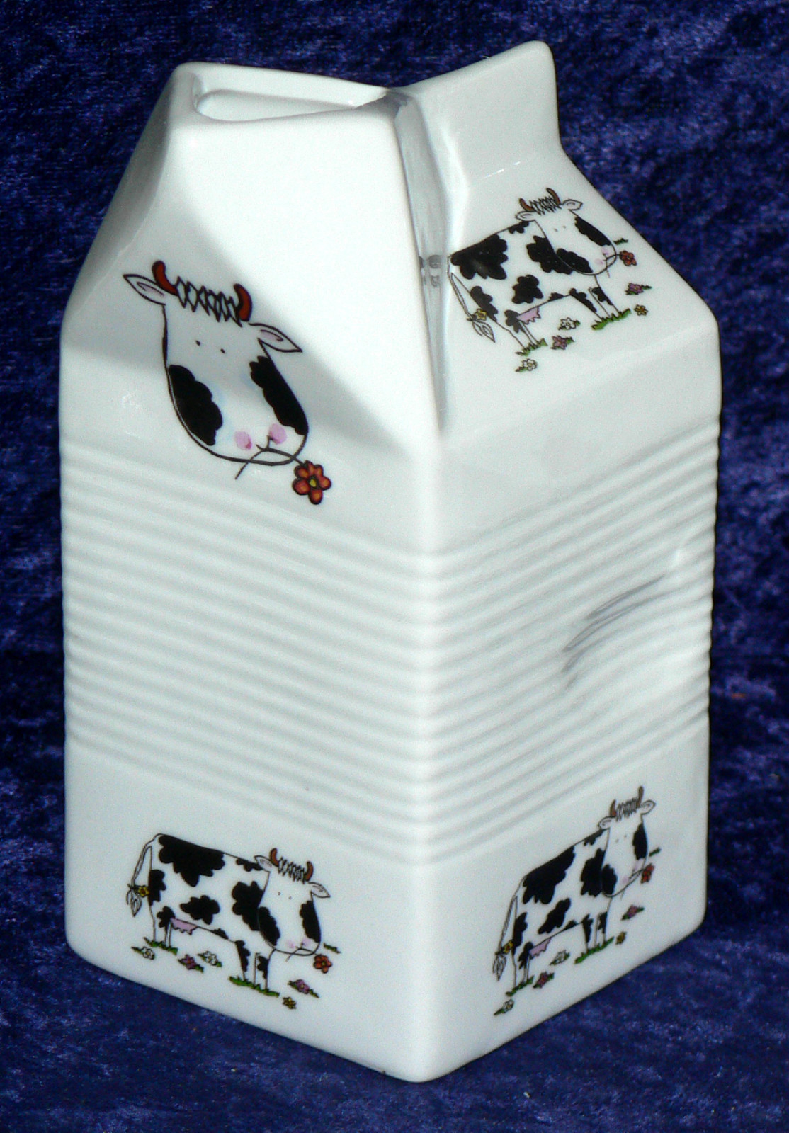Milk carton shaped jug off white ceramic decorated with cows. 2 sizes 3 ...