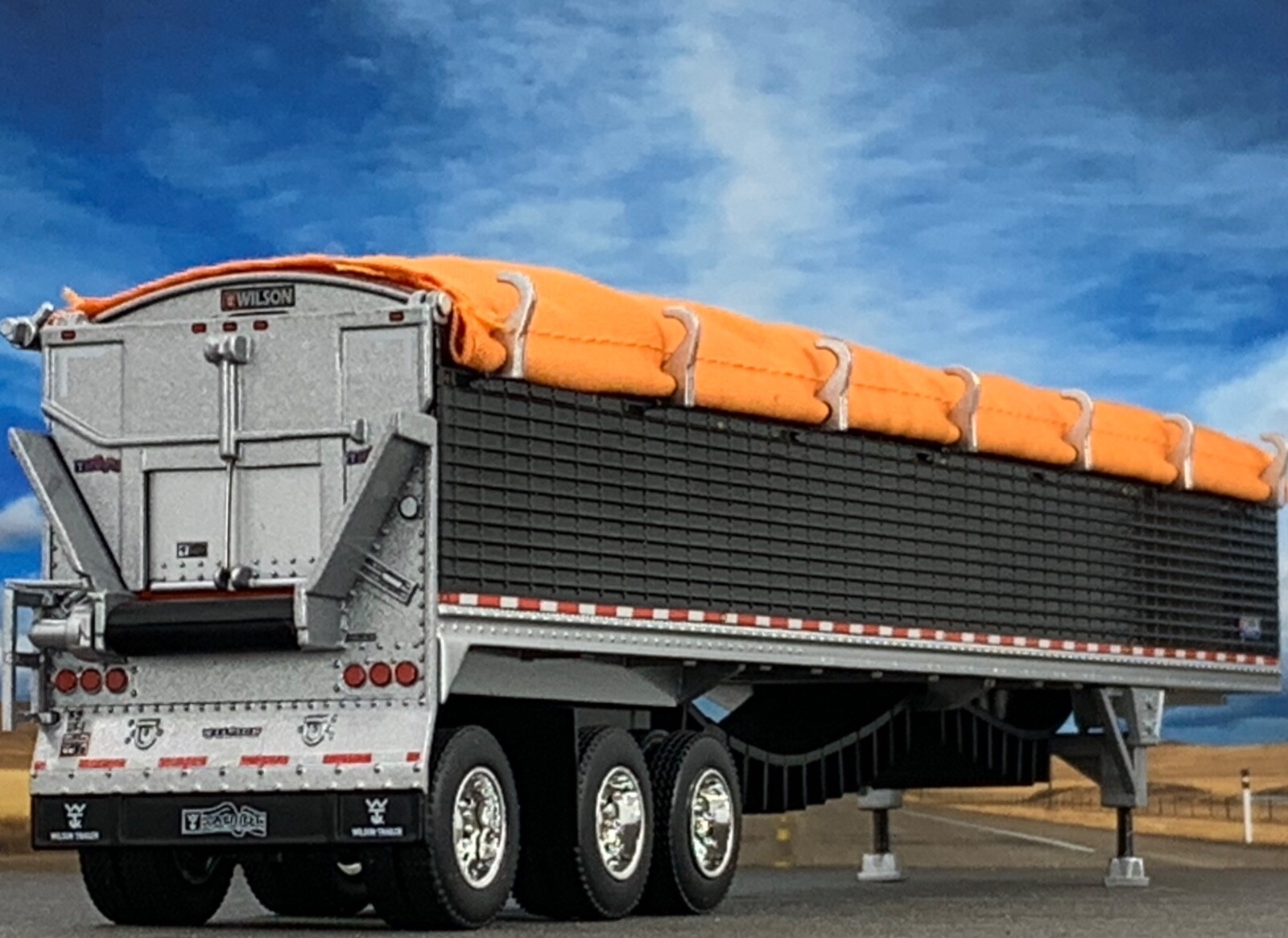 1/64 DCP BLACK WILSON PATRIOT TRI AXLE BELT TRAILER W/ ORANGE TARP | eBay