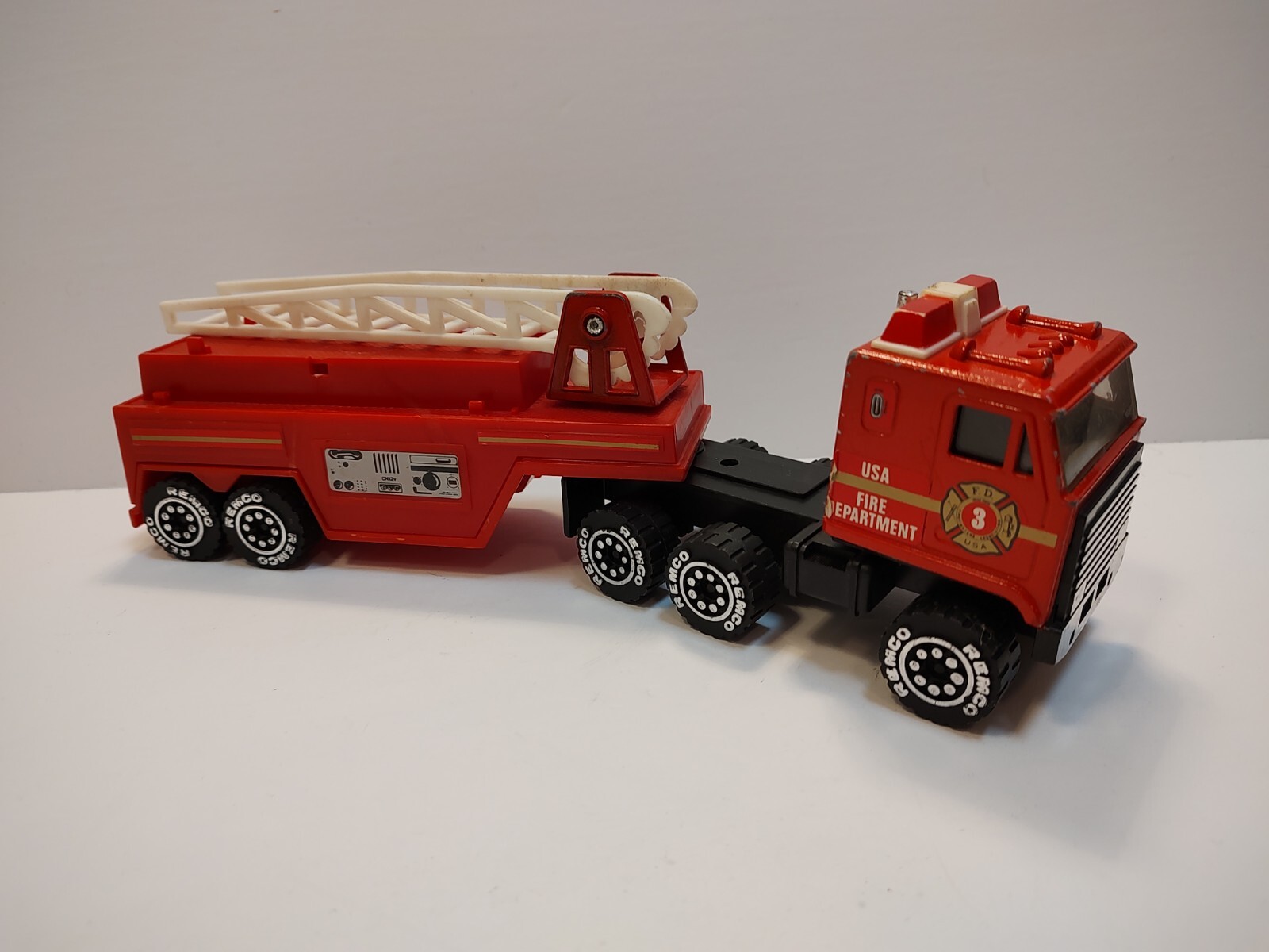 Remco Toys Fire Truck Diecast Plastic Fire Engine (1987) | eBay