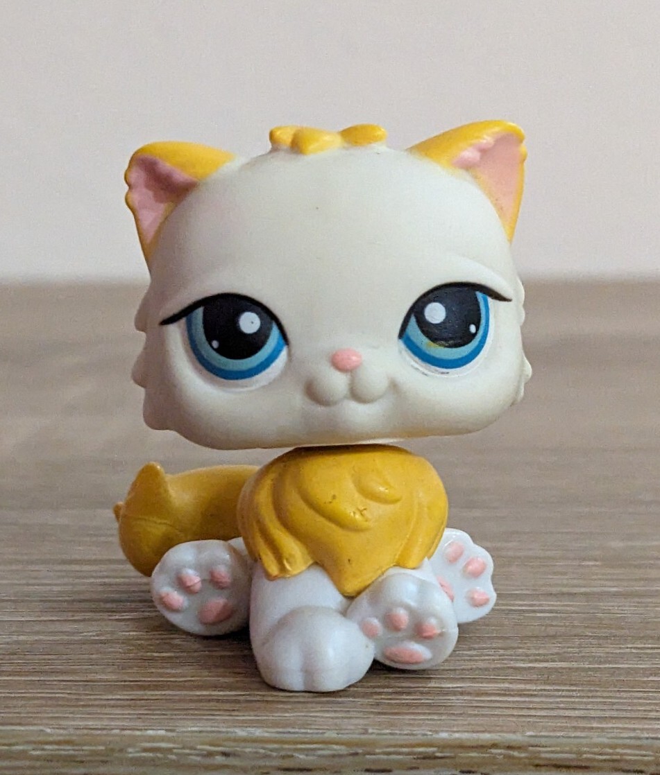 Littlest Pet Shop LPS #207 White Yellow Persian Sitting Cat, Blue Eyes ...