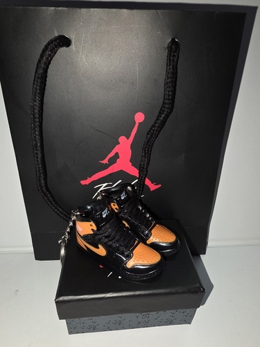 Nike Customized Mini 3D Sneaker Pair Keychain With BOX & Bag | eBay