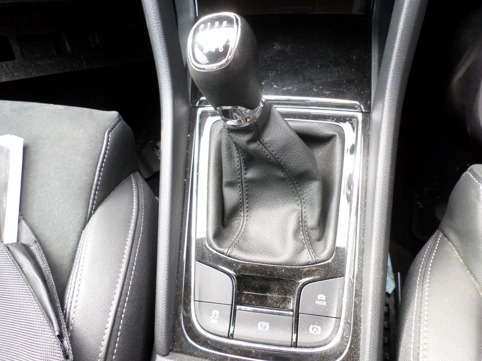 2021 SKODA KAROQ SE 1498 CC PETROL DAMAGED SALVAGE DRIVES 23.200 MILES ...