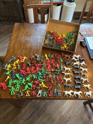 Vintage Lot Of Plastic Figures Army Indian Cowboys Horses Military Tim ...