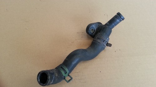 VW T4 BUS 2.4d AAB Kühlwasserschlauch Kühlwasseranschluss 074121143 D ...