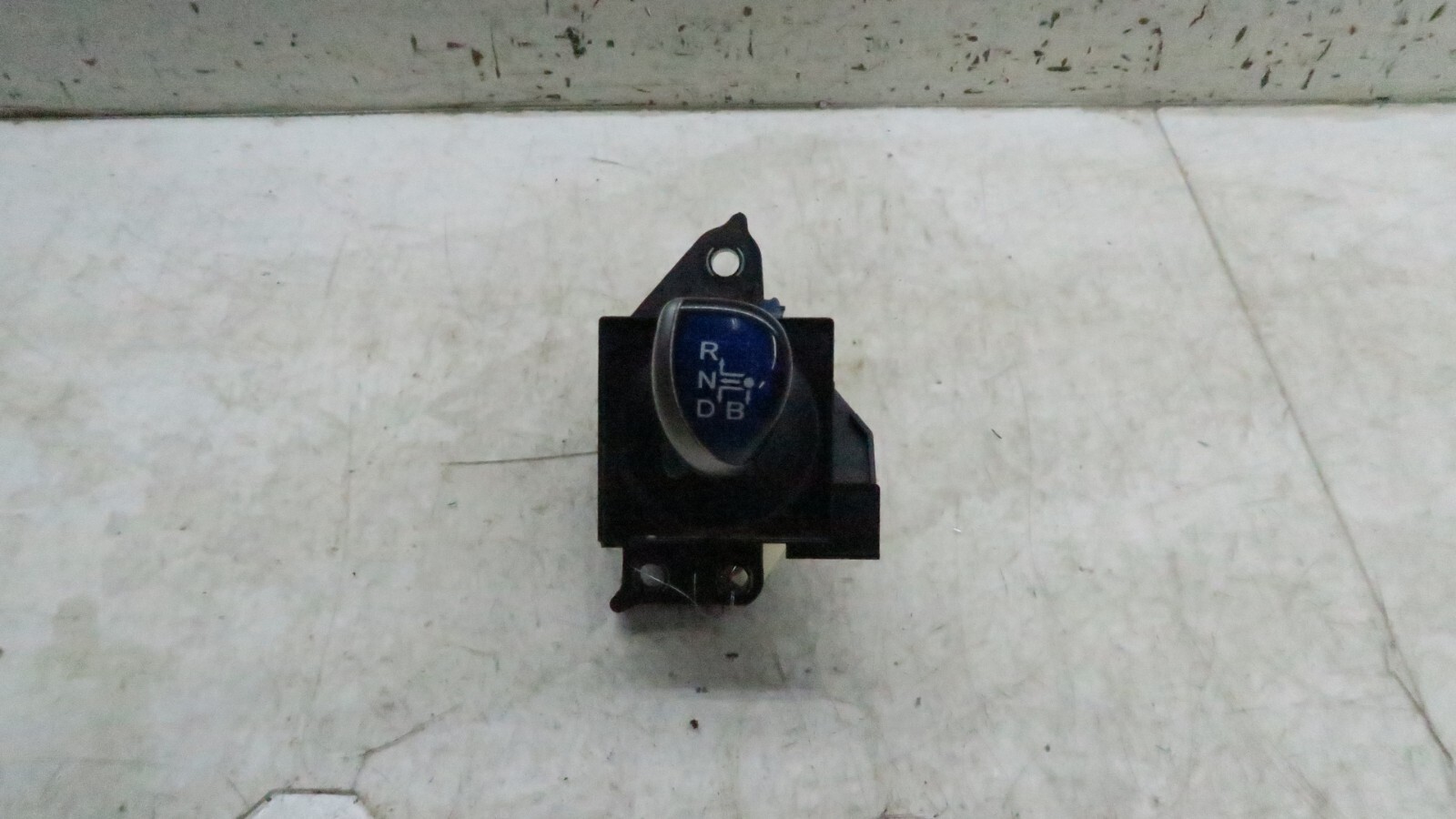2012-2014 Toyota Prius OEM Floor Gear Shifter Shift Assembly 75C583 | eBay