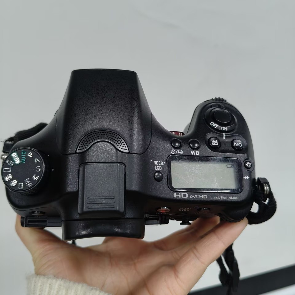 Sony Alpha a77 SLT-A77 Digital SLR Camera Body only -90% New | eBay