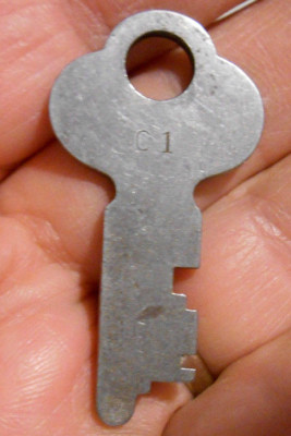Vintage Old Antique No Name Flat Steel Key # C1 c1 Approx 1-3/4" Long ...